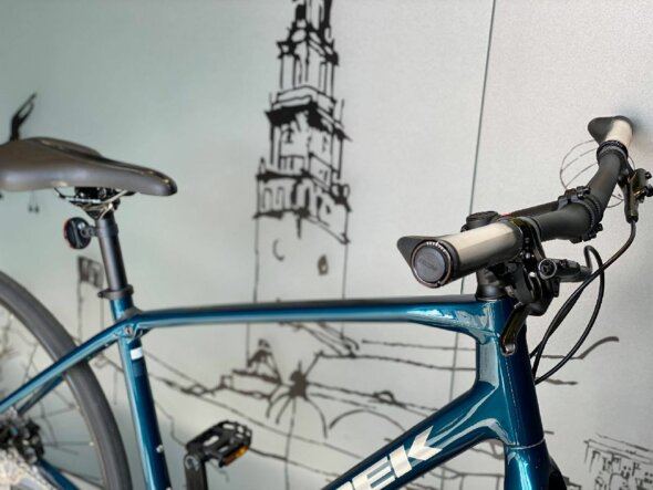 Trek FX 4 Carbon model 2021 | Aktualności | Fabryka Rowerów